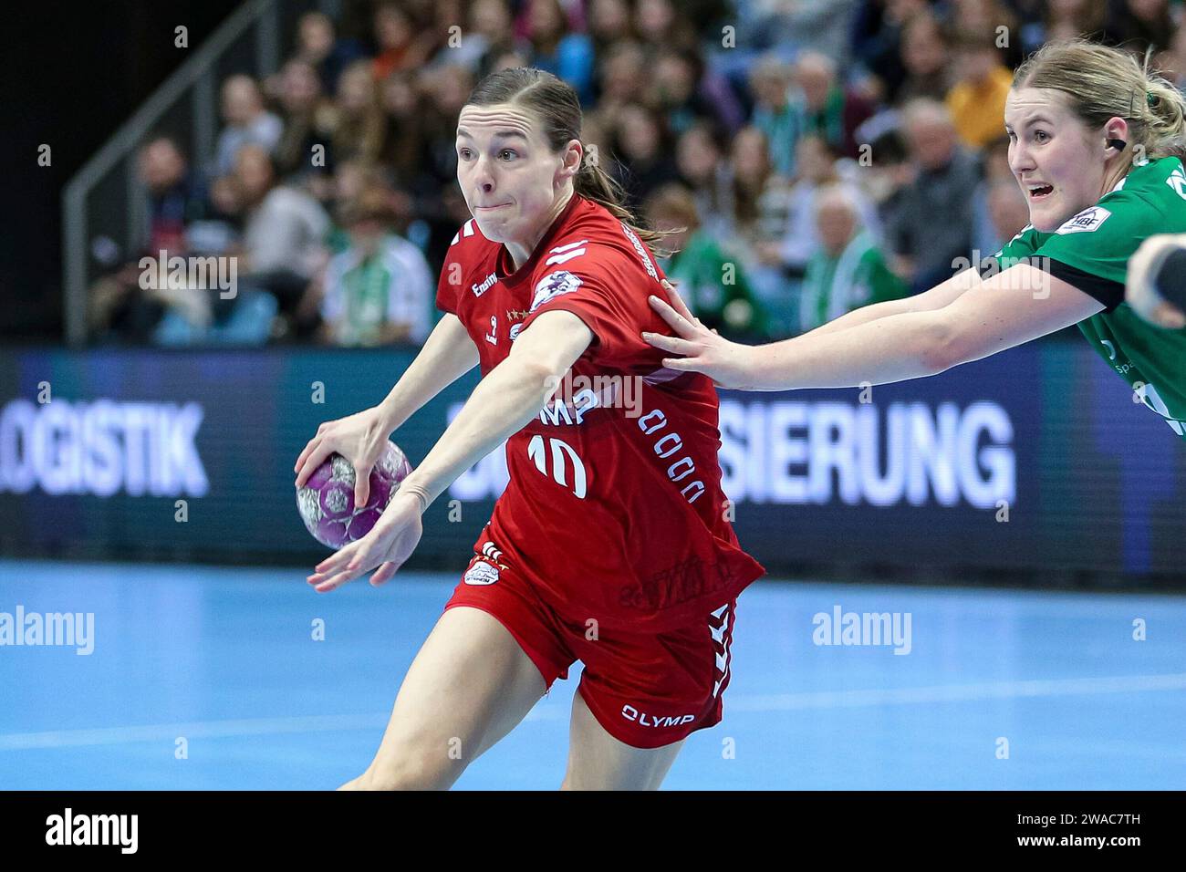 Oldenburg, Deutschland. 03rd Jan, 2024. v.li.: Inger Smits (SG BBM ...