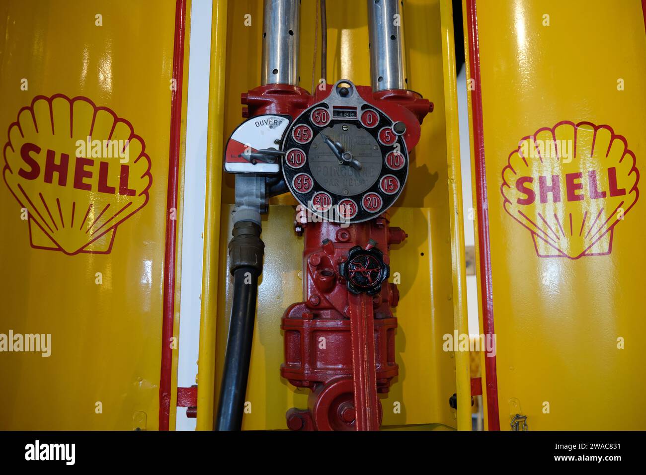 Shell oil company hi-res stock photography and images - Alamy