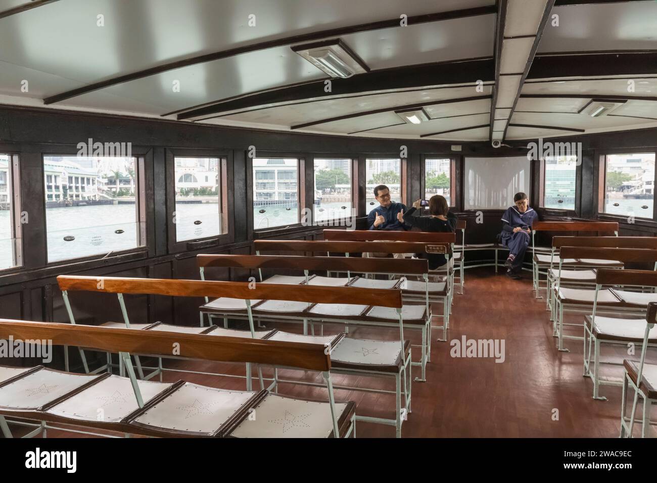 Hong kong chinese ferries ships hi-res stock photography and images - Alamy