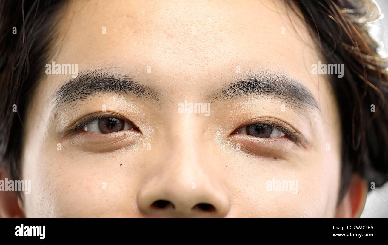 Guy's face, close-up, open eyes Stock Photo - Alamy