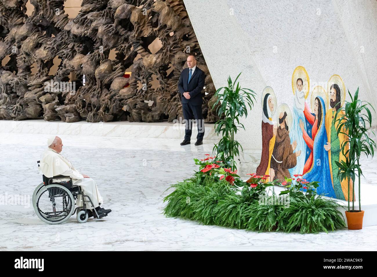 Vatican, Vatican. 03rd Jan, 2024. Pope Francis prays in front of the ...