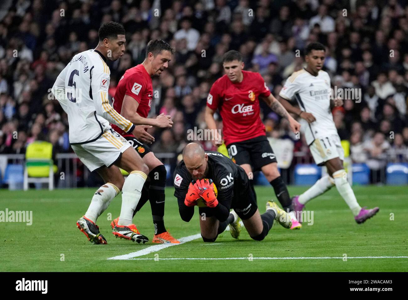 Mallorca's goalkeeper Predrag Rajkovic catches the ball shot by Real ...