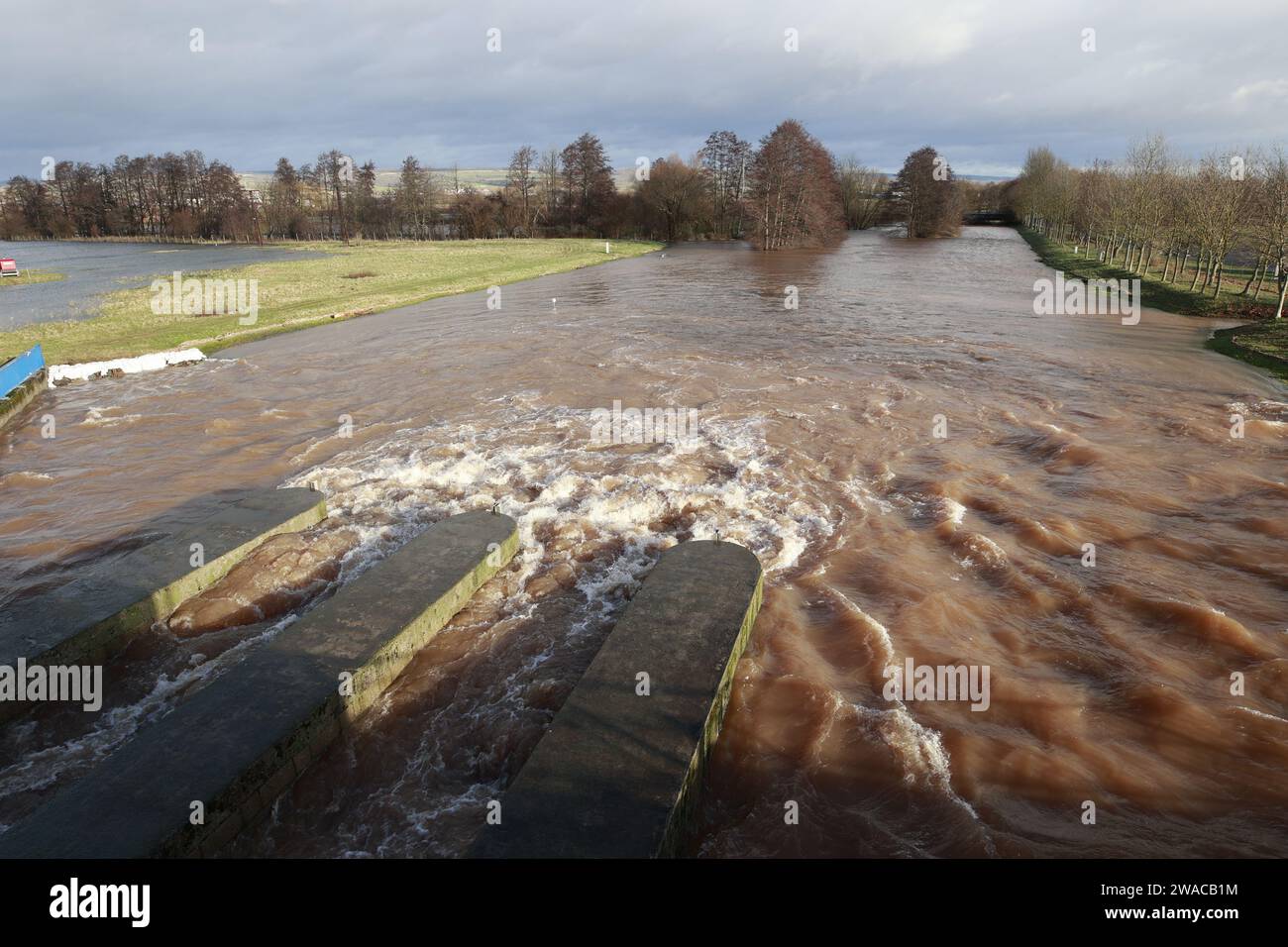 Kelbra, Germany. 03rd Jan, 2024. At the Kelbra dam, 50 cubic meters of ...