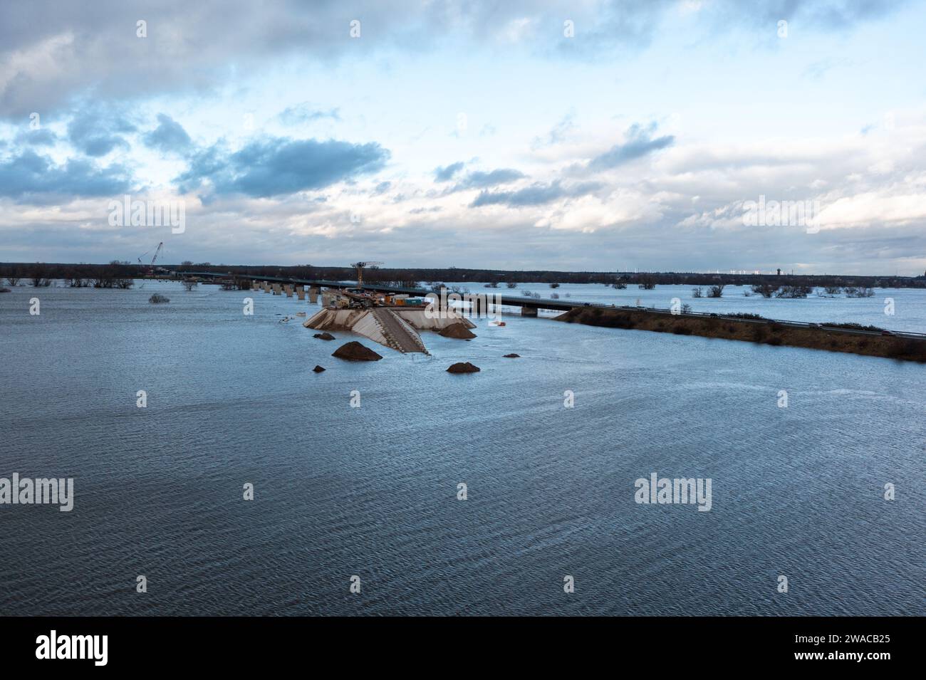 Wittenberge, Germany. 03rd Jan, 2024. The Elbe flood has flooded the ...