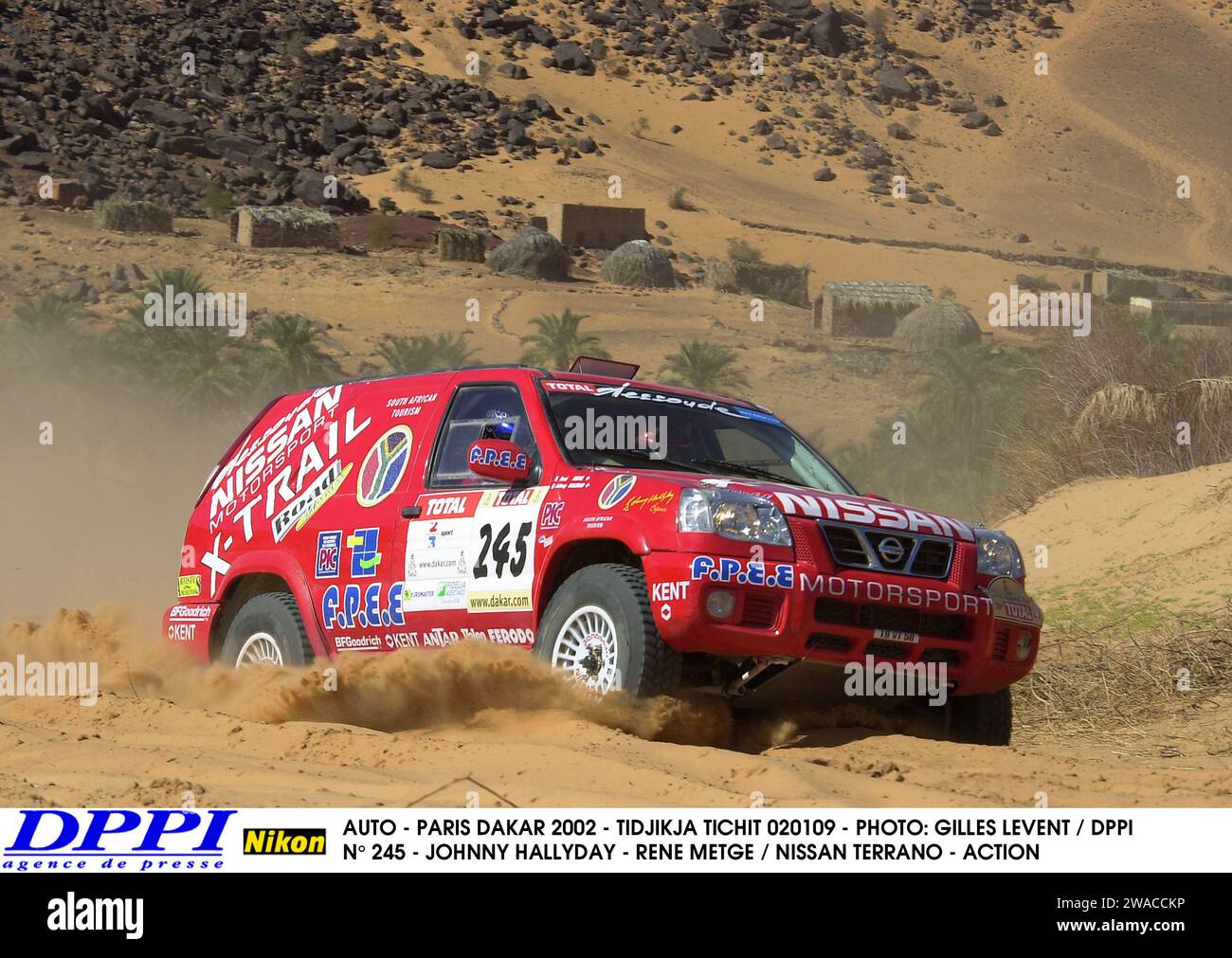 AUTO - PARIS DAKAR 2002 - TIDJIKJA TICHIT 020109 - PHOTO: GILLES LEVENT ...