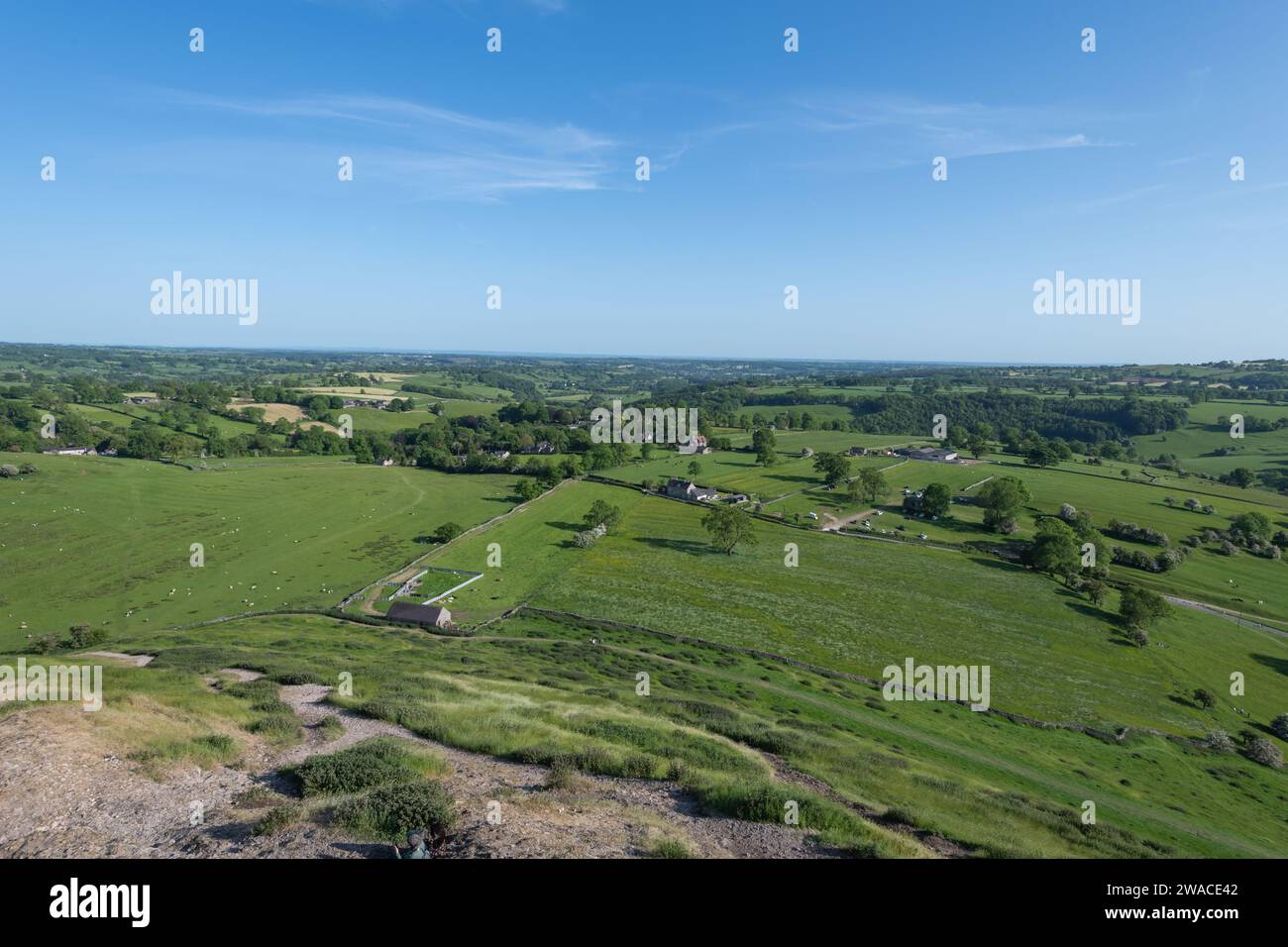 Top of thorpe cloud in dovedale hi-res stock photography and images - Alamy