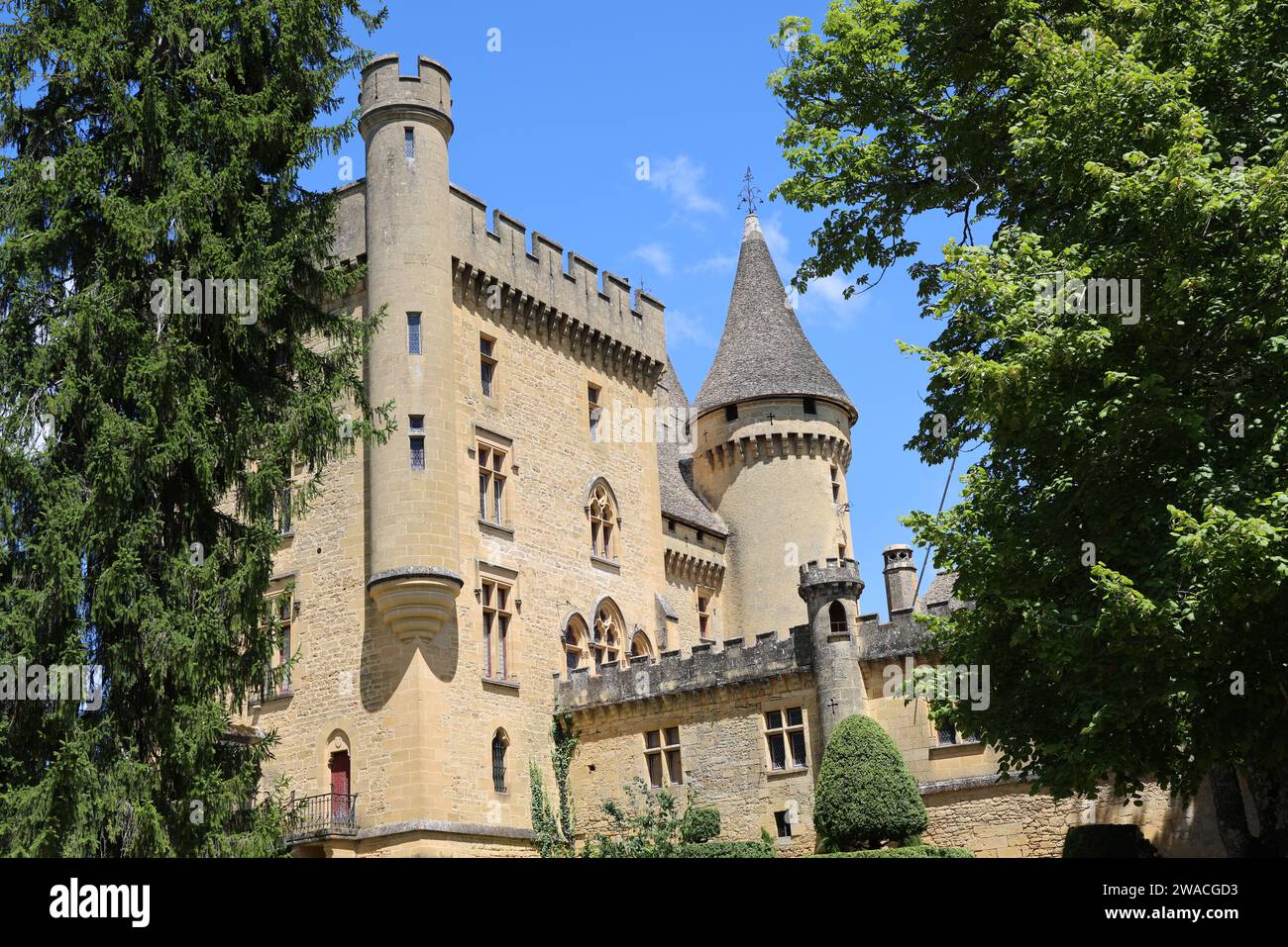 Puymartin Castle in Périgord Noir evokes key eras in French history ...