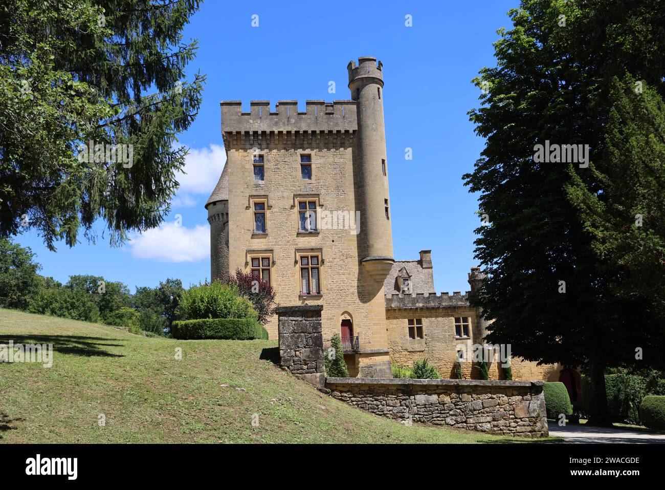 Puymartin Castle in Périgord Noir evokes key eras in French history ...