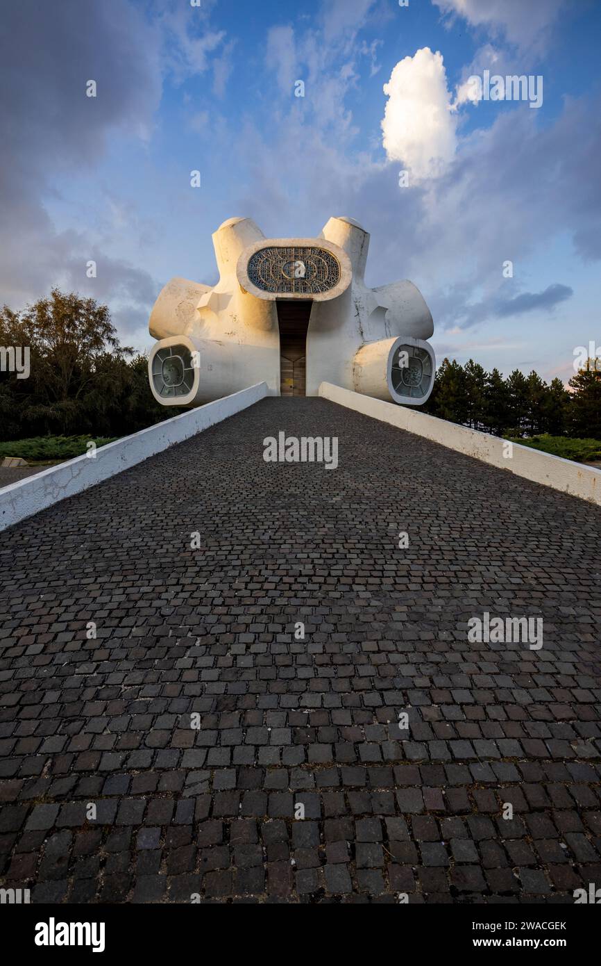 Monument to the ilinden uprising hi-res stock photography and images ...