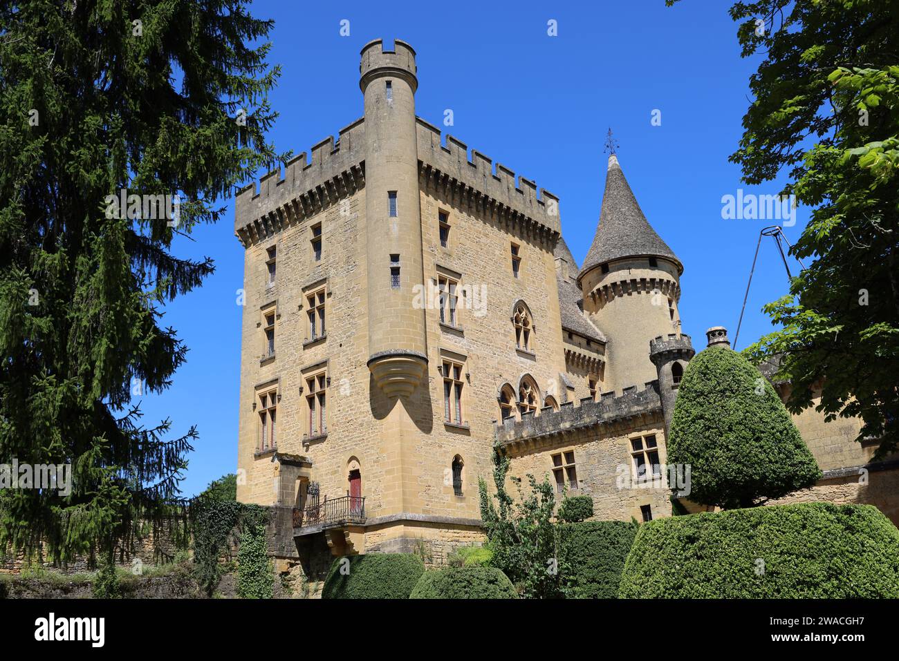 Puymartin Castle in Périgord Noir evokes key eras in French history ...