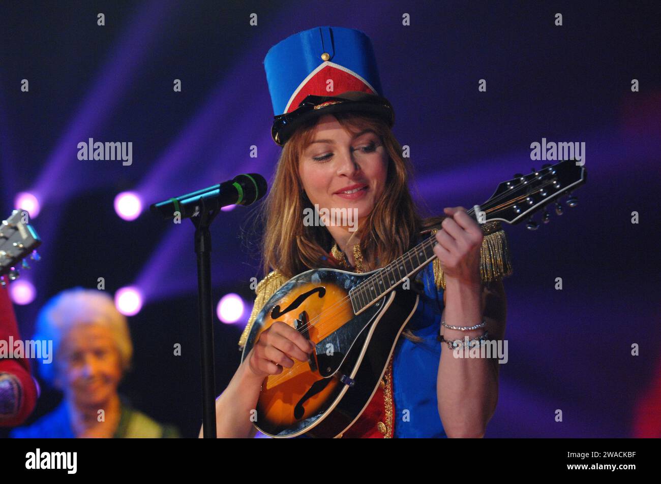 Milan Italy 2006-10-11 : Bugo e Viola, Italian singers, Violante ...
