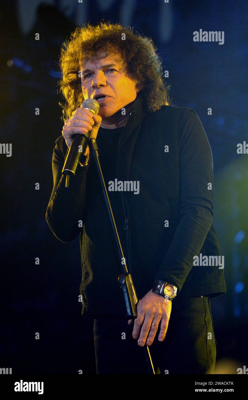 Riccardo cocciante photographs 2006 hi-res stock photography and images - Alamy