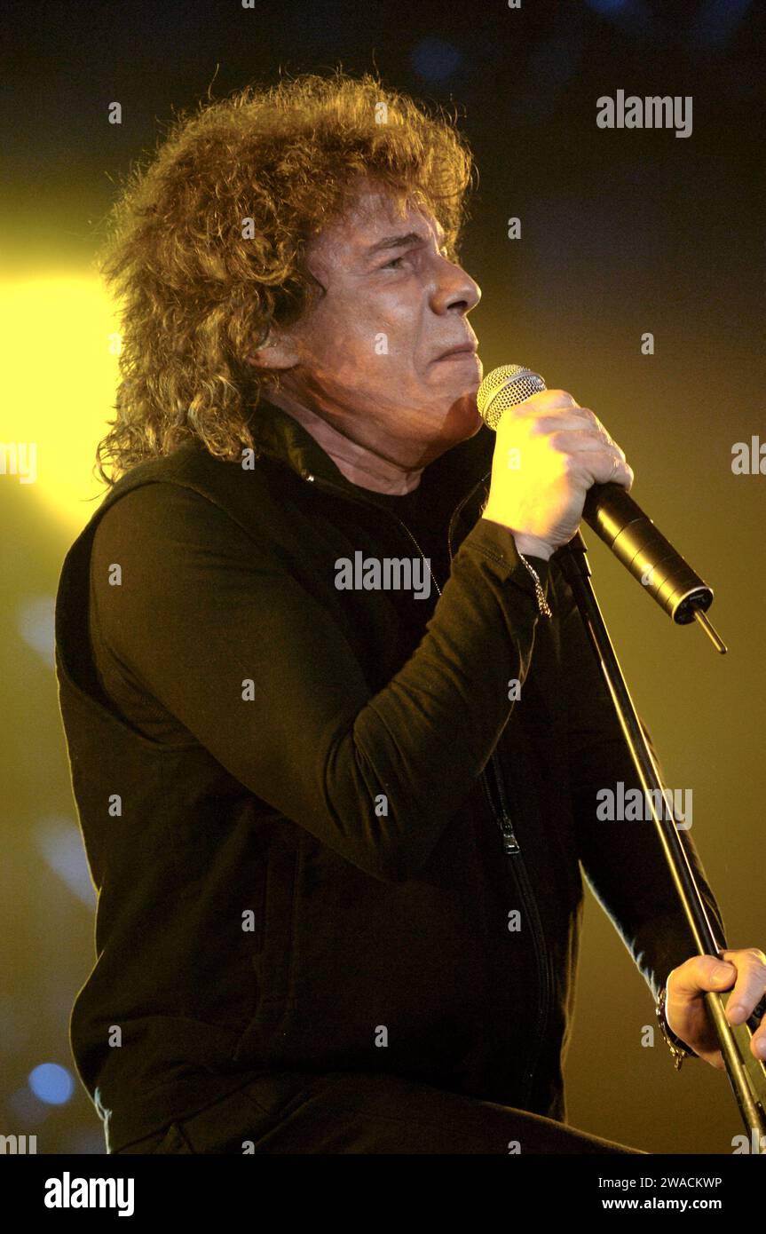 Riccardo cocciante photographs 2006 hi-res stock photography and images - Alamy