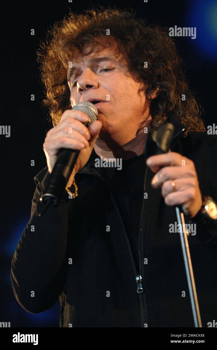 Riccardo cocciante photographs 2006 hi-res stock photography and images - Alamy