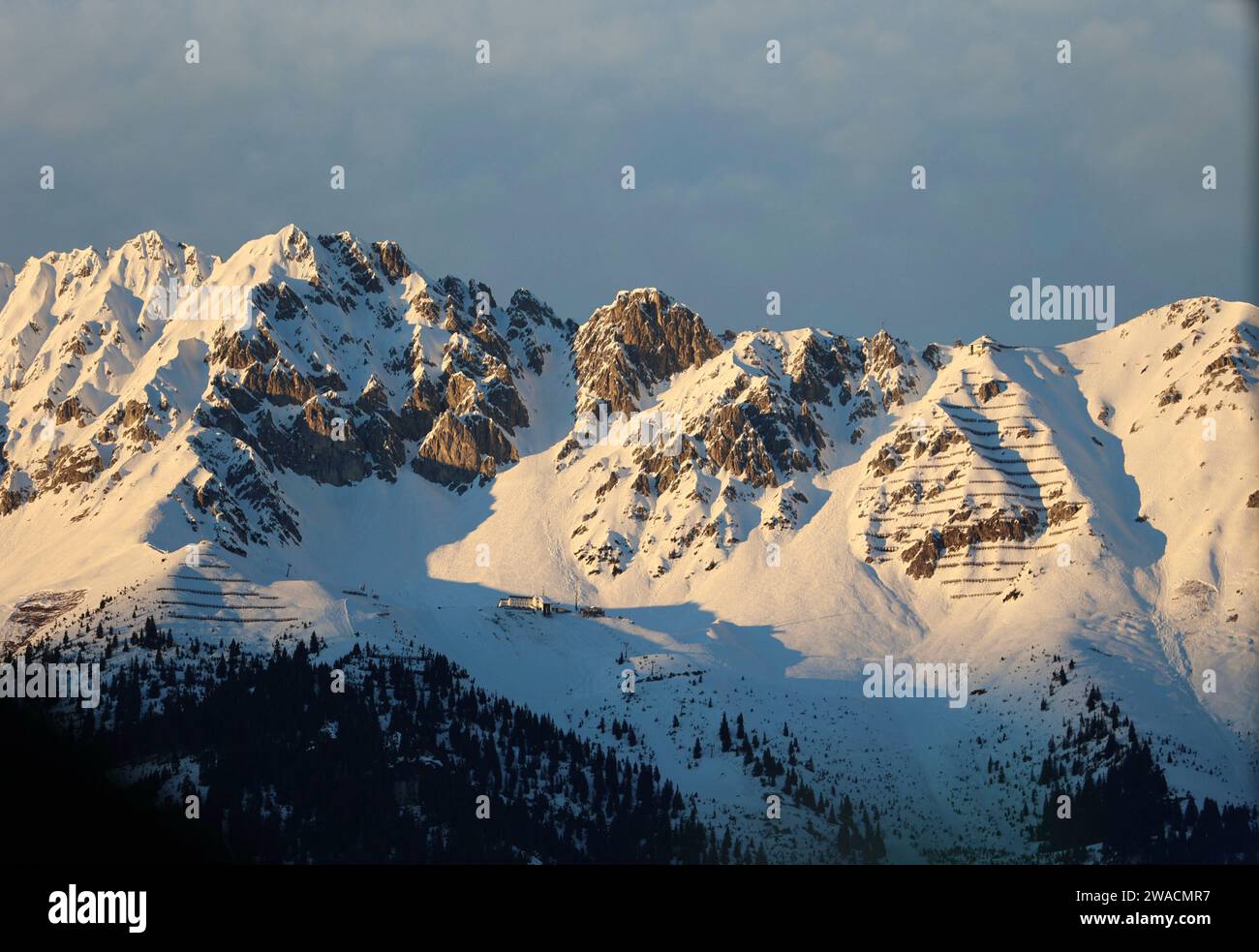 Mit der seegrube und den gipfeln kemacher hi-res stock photography and ...