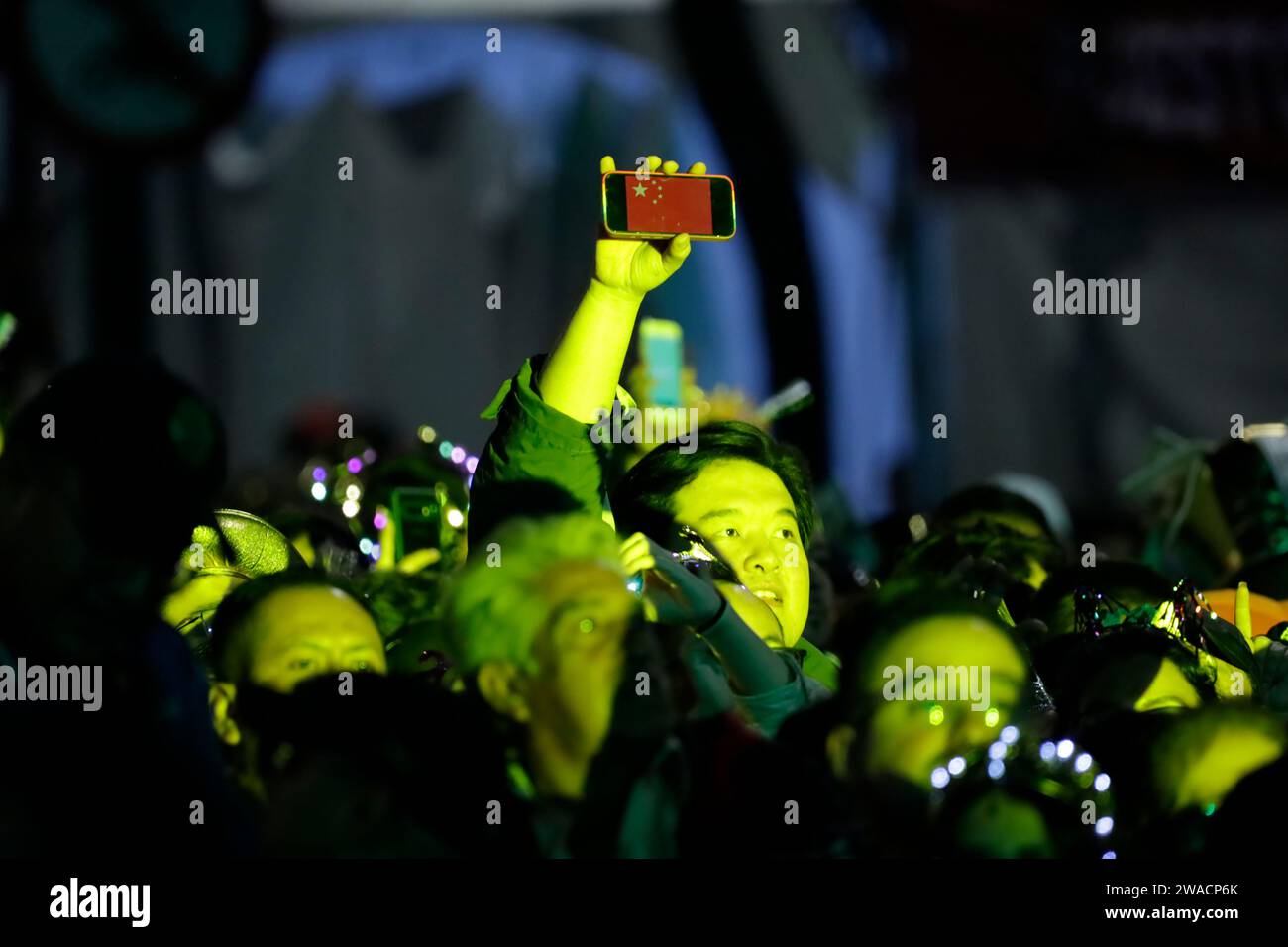 Goodbye 2023 welcome 2024 hi-res stock photography and images - Alamy