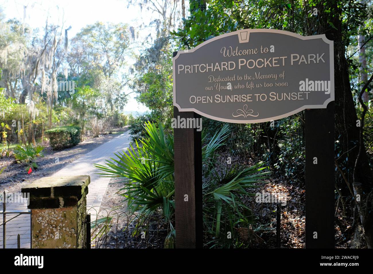 Pocket park hi-res stock photography and images - Alamy