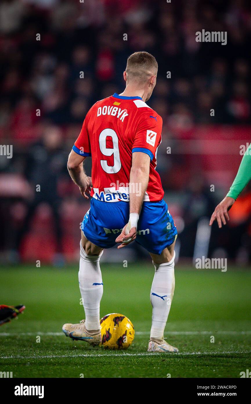 Girona, Spain. 03rd Jan, 2024. M. Hermoso (Atletico de Madrid) and Dovbyk (Girona FC)x during a ...