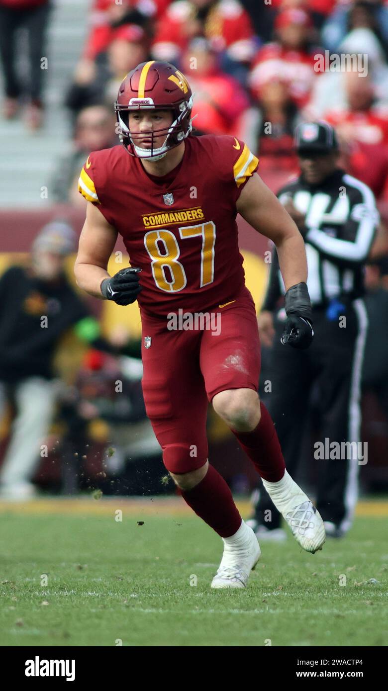 Washington Commanders tight end John Bates (87) runs during an NFL ...