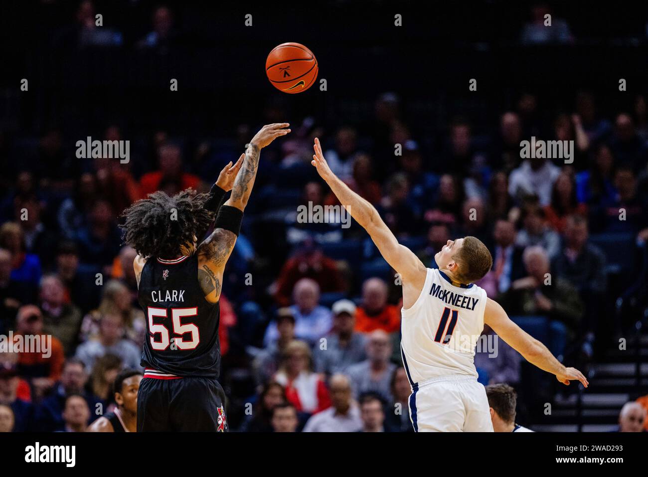 Charlottesville, VA, USA. 3rd Jan, 2024. Louisville Cardinals guard ...