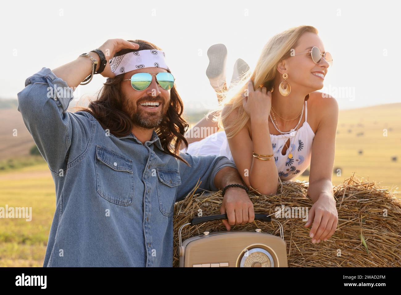 Hippie couple hi-res stock photography and images - Alamy