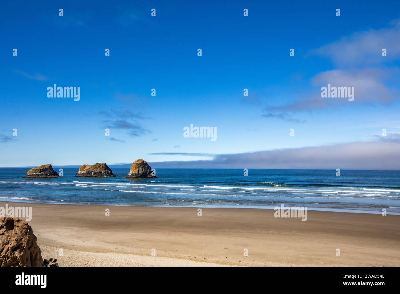 USA, Oregon, Rock formations at Cannon Beach Stock Photo - Alamy