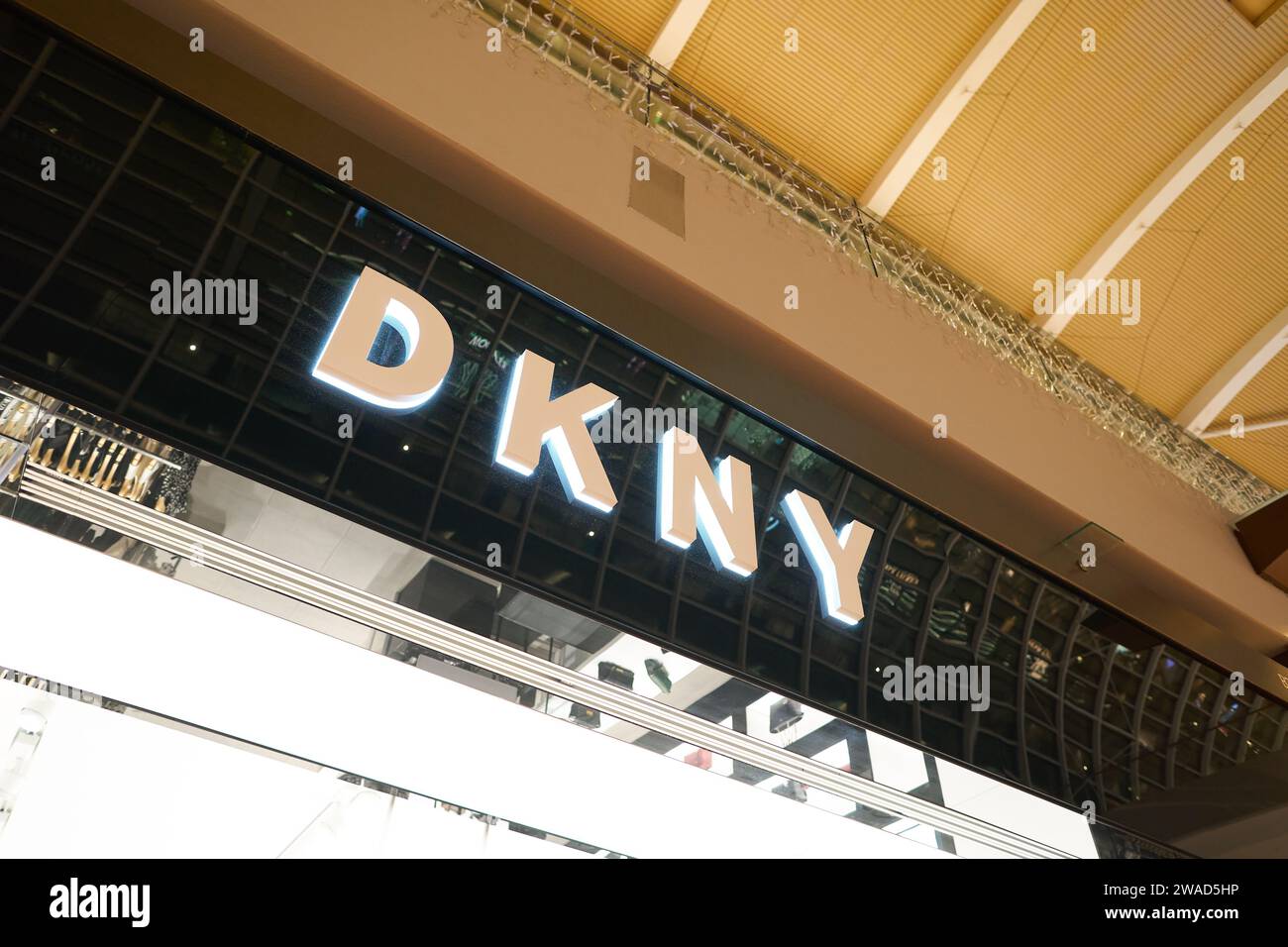 Dkny store shop boutique hi-res stock photography and images - Alamy