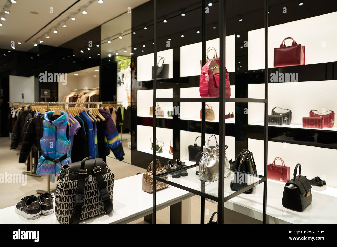 Dkny store shop boutique hi-res stock photography and images - Alamy