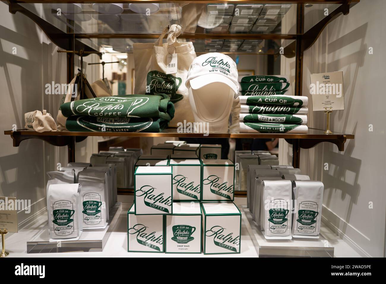 Cafeteria ralphs hi-res stock photography and images - Alamy