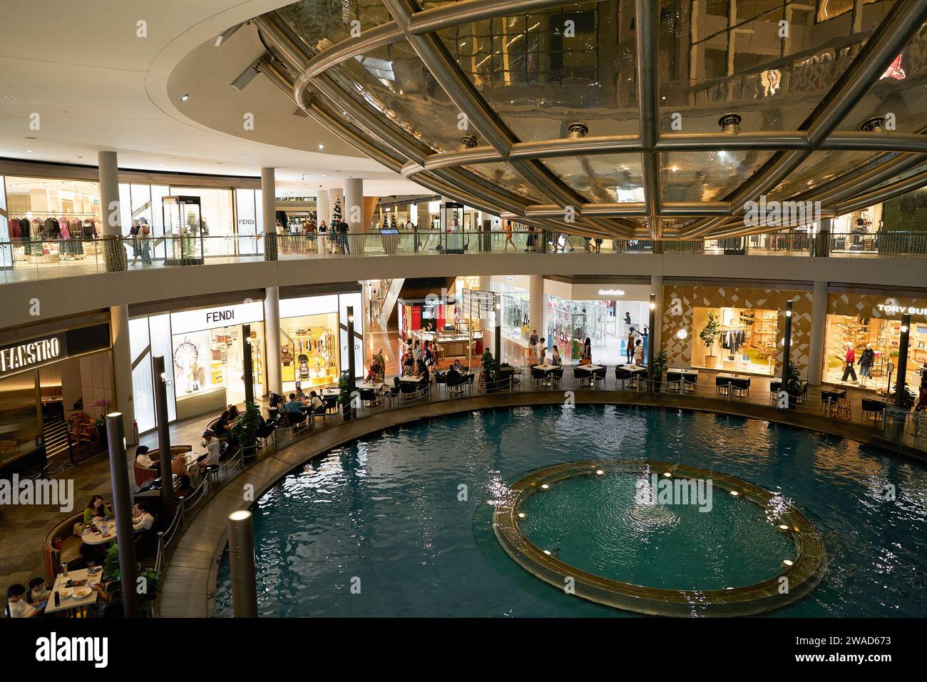 SINGAPORE - NOVEMBER 05, 2023: the Rain Oculus above the shopping mall ...