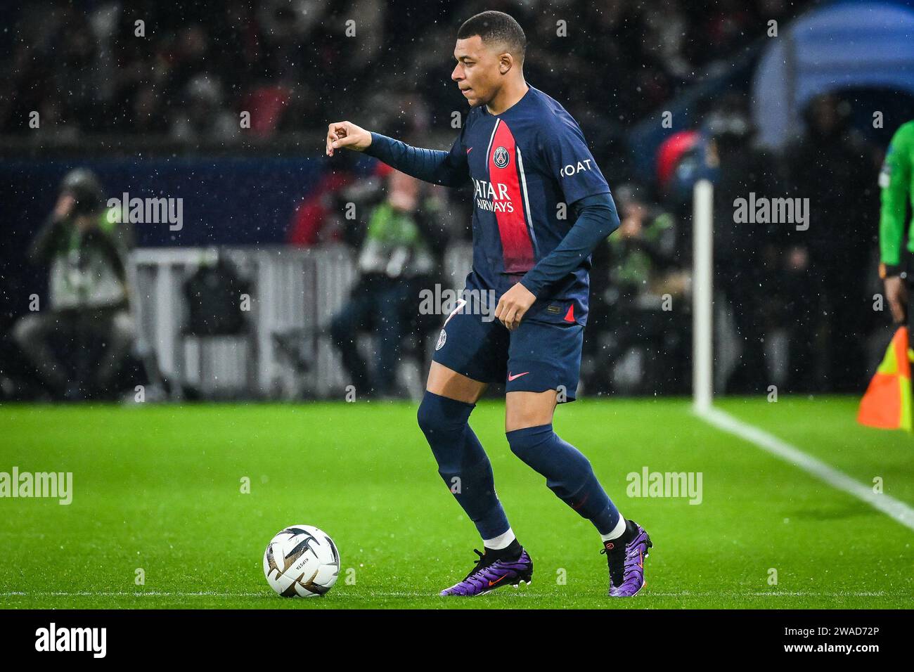 Kylian mbappe trophée hi-res stock photography and images - Alamy