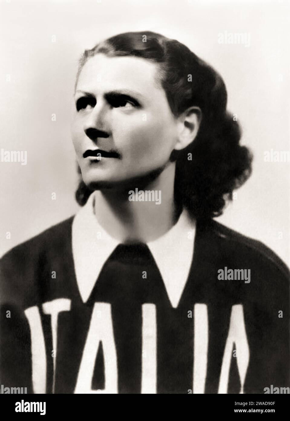 1936 , ITALY : The italian runner hurdler and sprinter ONDINA VALLA ...