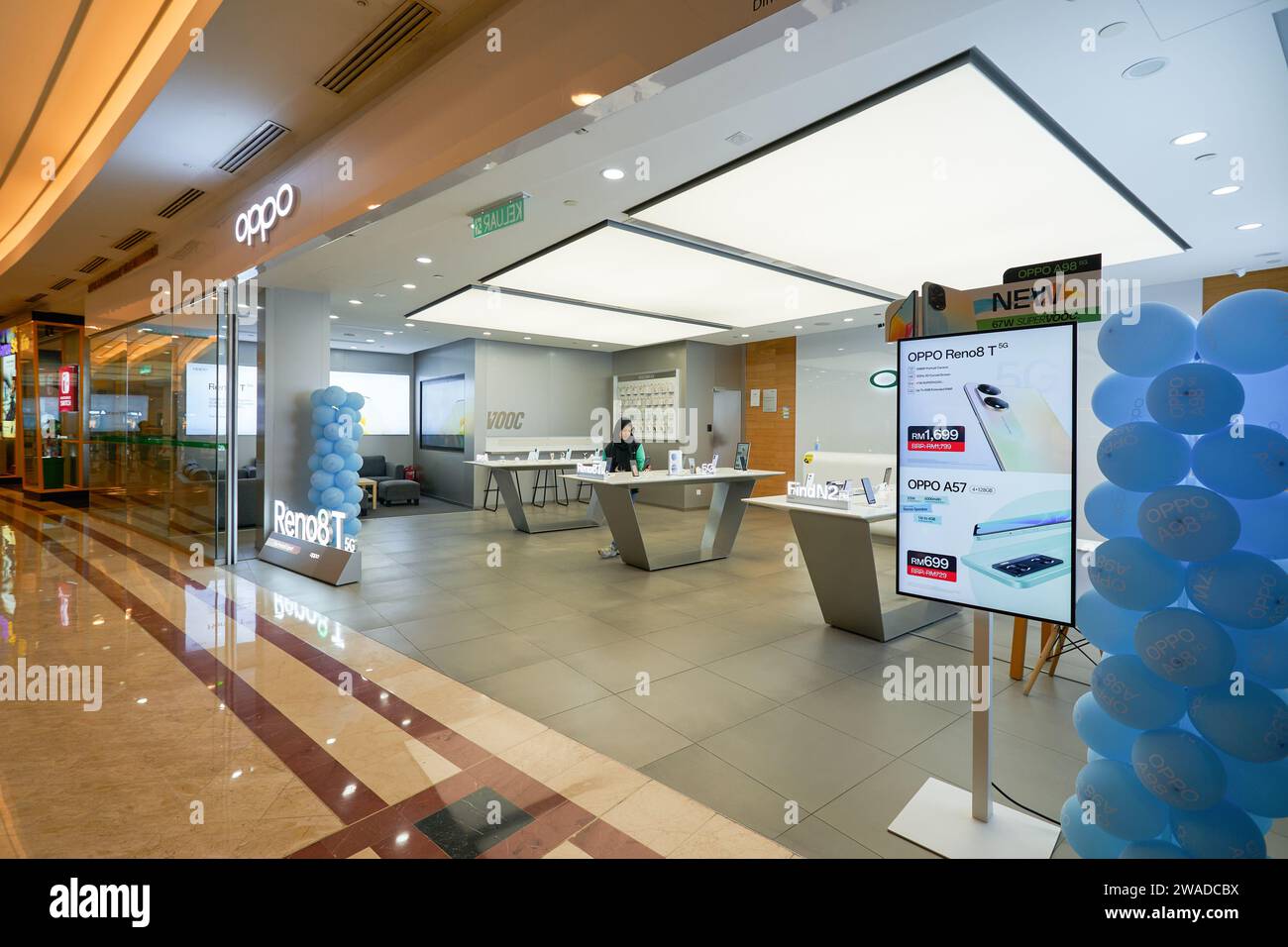 Chinese electronics shop hi-res stock photography and images - Alamy