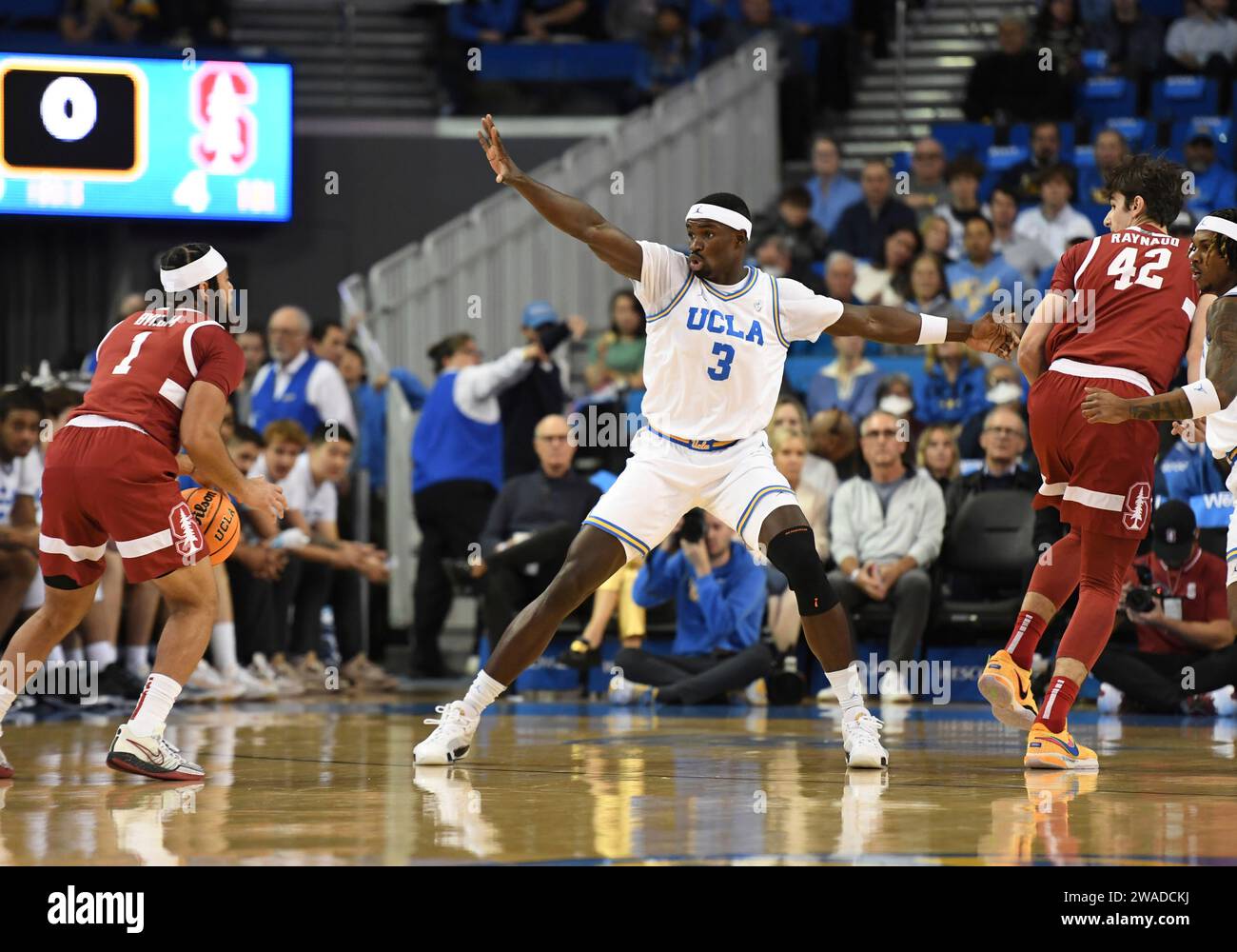 LOS ANGELES, CA - JANUARY 03: UCLA Bruins forward Adem Bona (3) reaches ...
