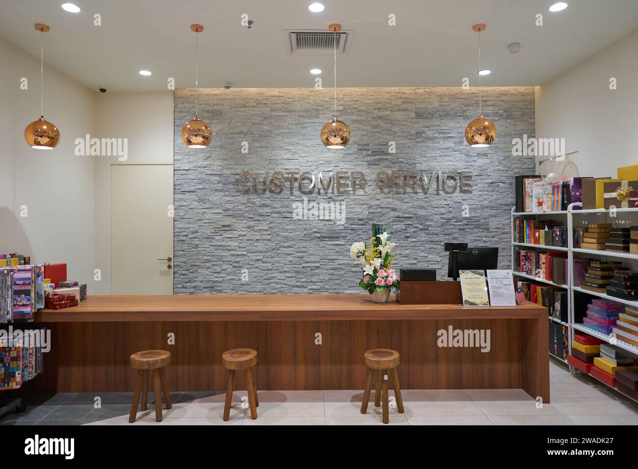 Department store customer service desk hi-res stock photography and ...