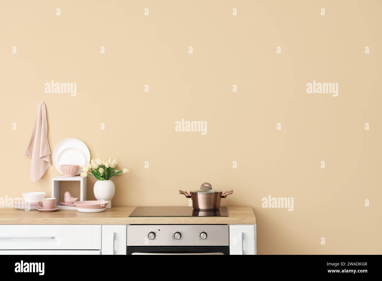 Wooden counters electric stove hi-res stock photography and images - Alamy