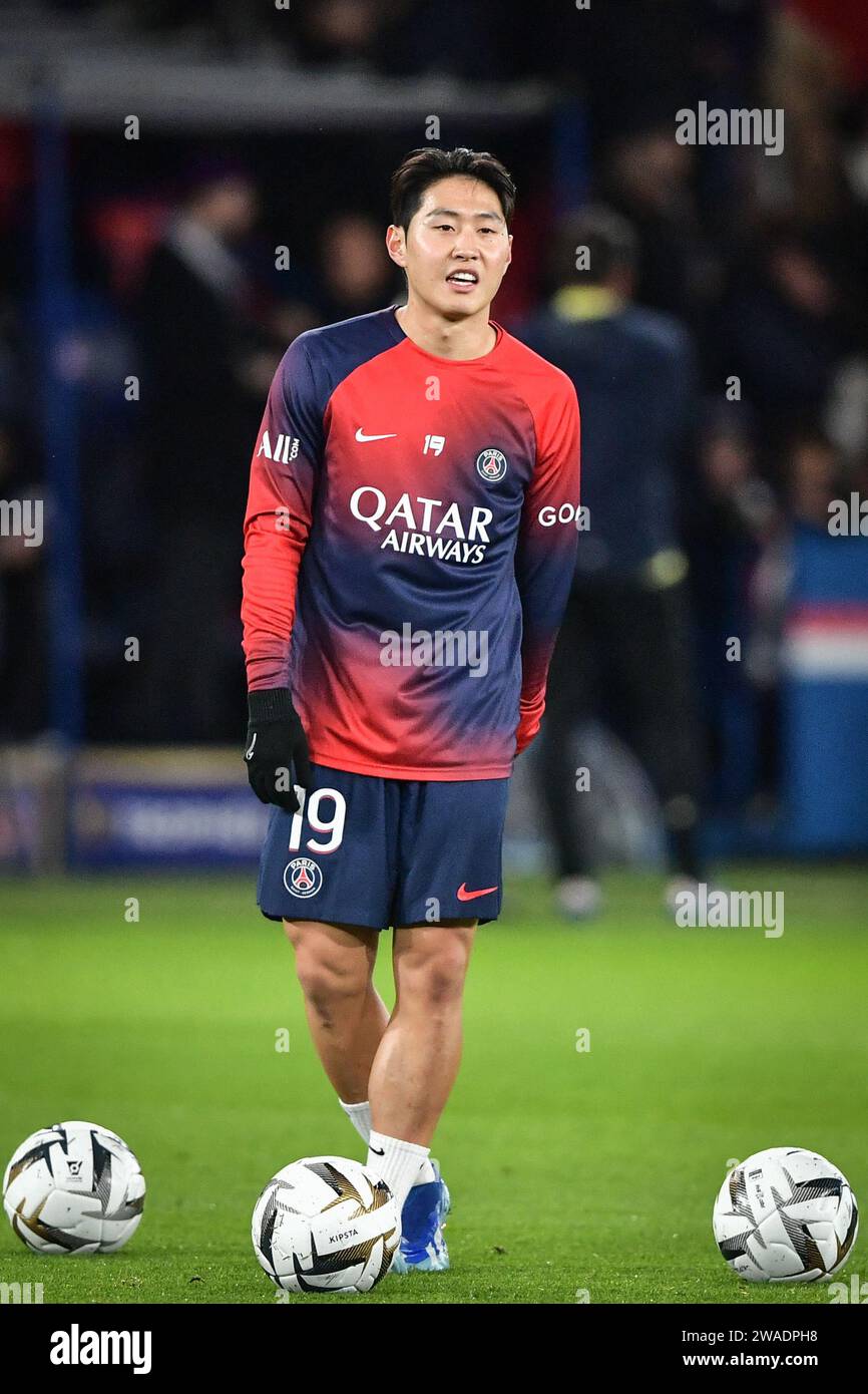 Paris, France. 03rd Jan, 2024. Paris Saint-Germain's midfielder Lee ...