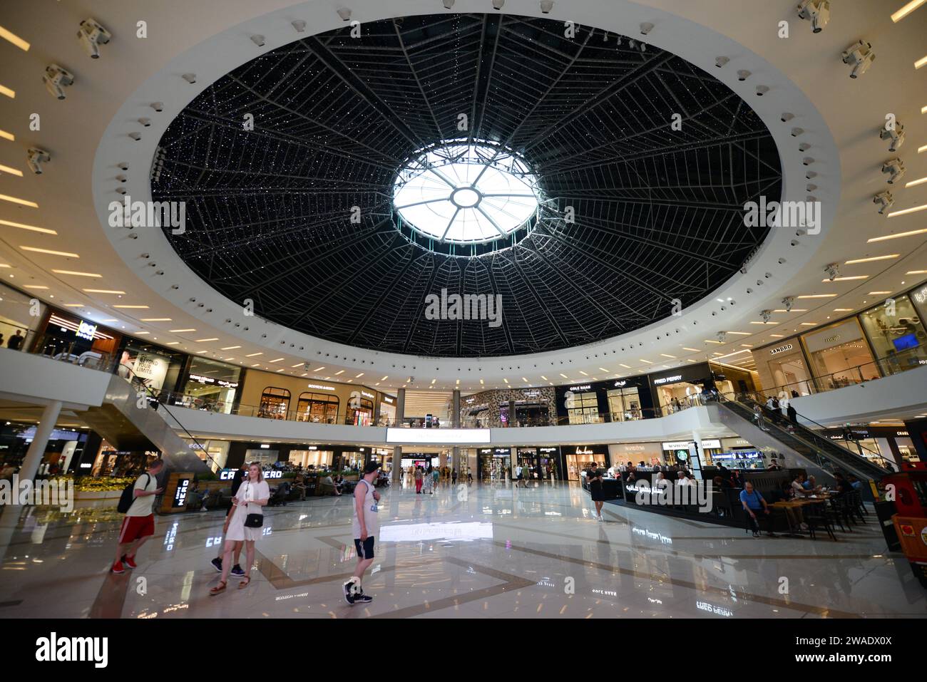Dubai marina mall in hi-res stock photography and images - Alamy