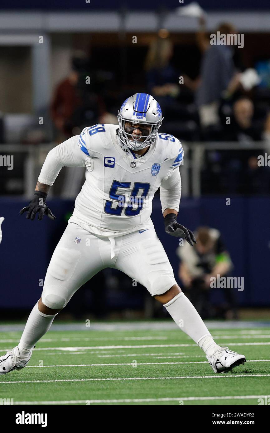 Detroit Lions offensive lineman Penei Sewell (58) looks to block during ...