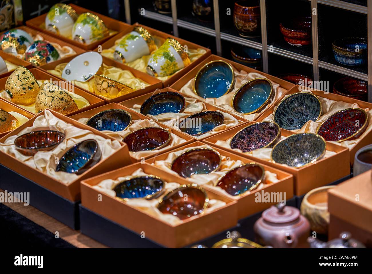 Oil dripping jianzhan hi-res stock photography and images - Alamy