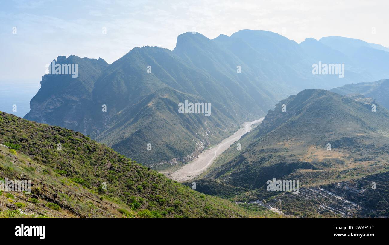 Pathway to Masood Hidden Beach in Salalah, This secret beach is located ...
