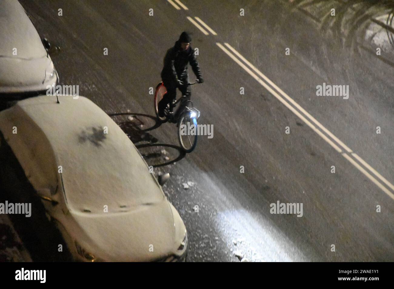 Cold wqinter hi-res stock photography and images - Alamy