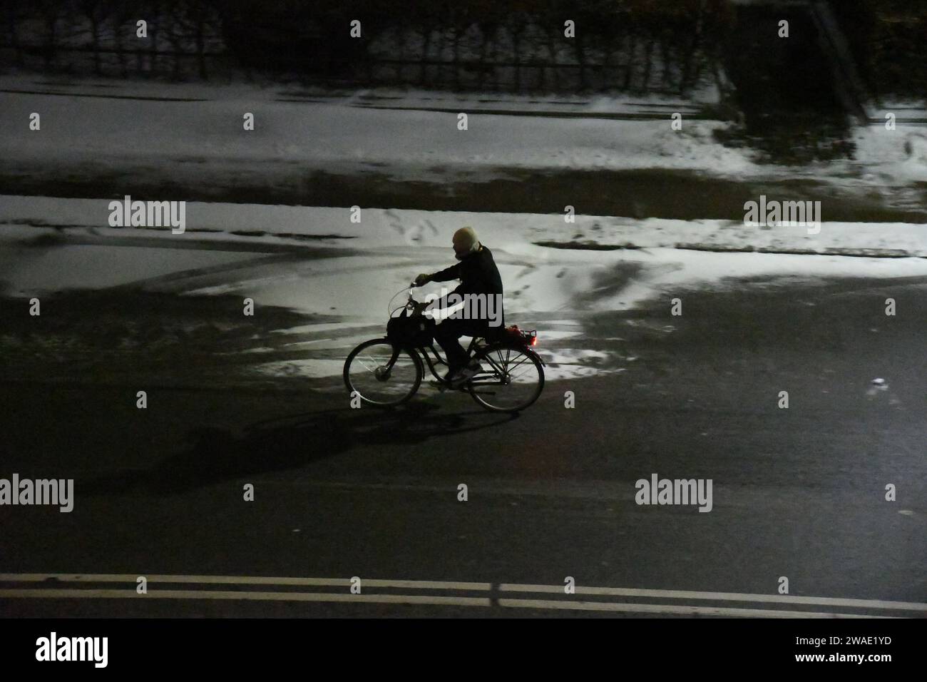 Cold wqinter hi-res stock photography and images - Alamy