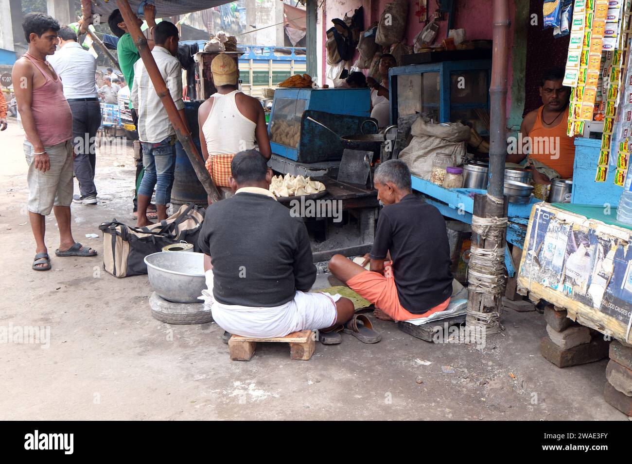 Busy fast food restaurant hi-res stock photography and images - Alamy