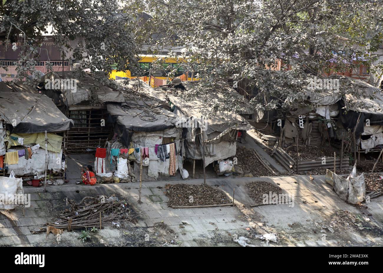 Slums in Kolkata India Stock Photo - Alamy
