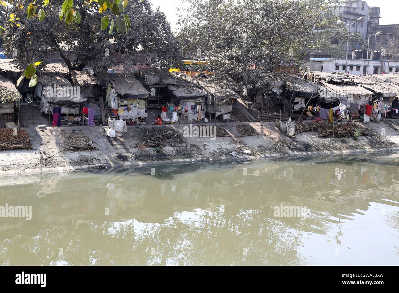 Slums in Kolkata India Stock Photo - Alamy