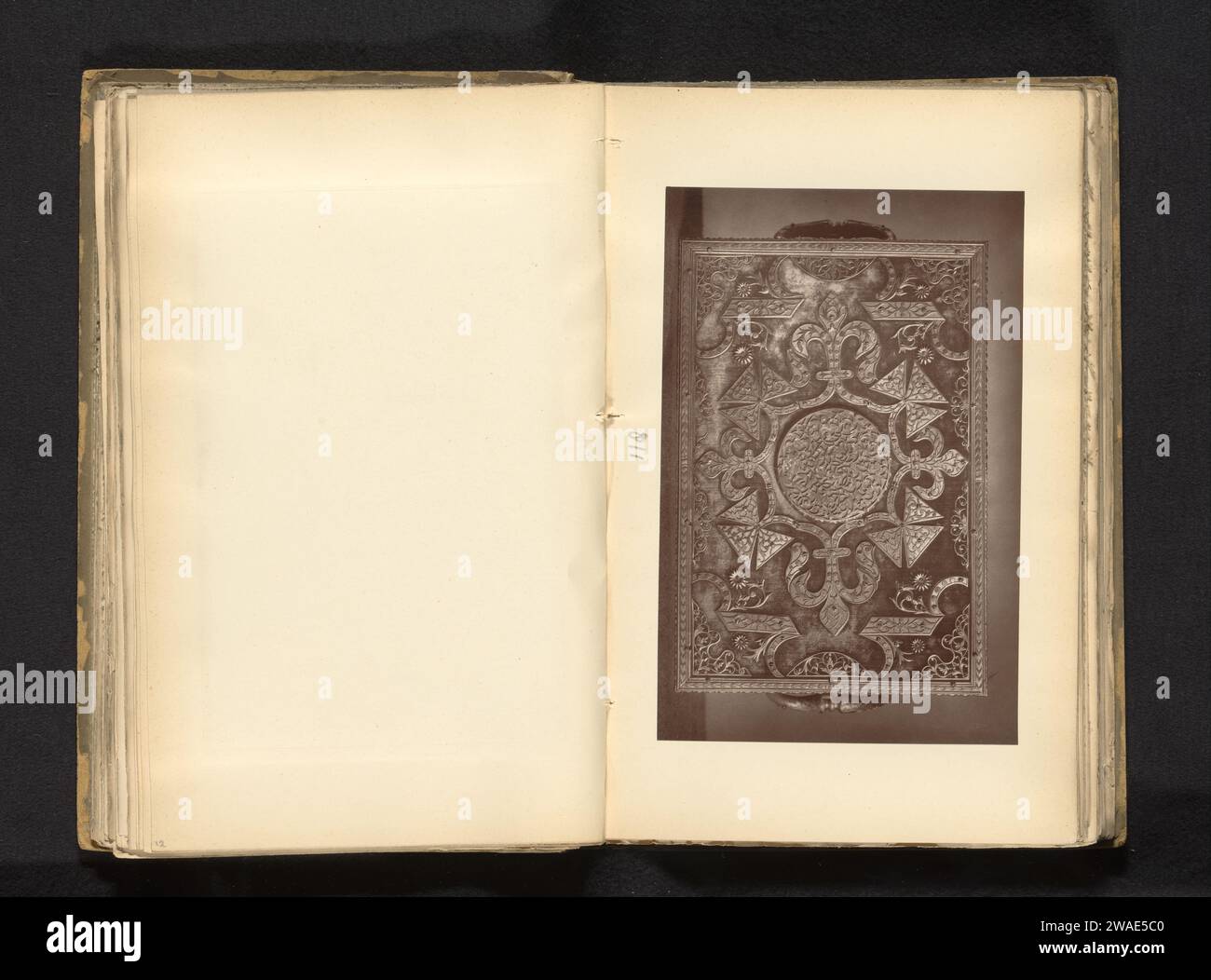 1880 suitcase hi-res stock photography and images - Alamy