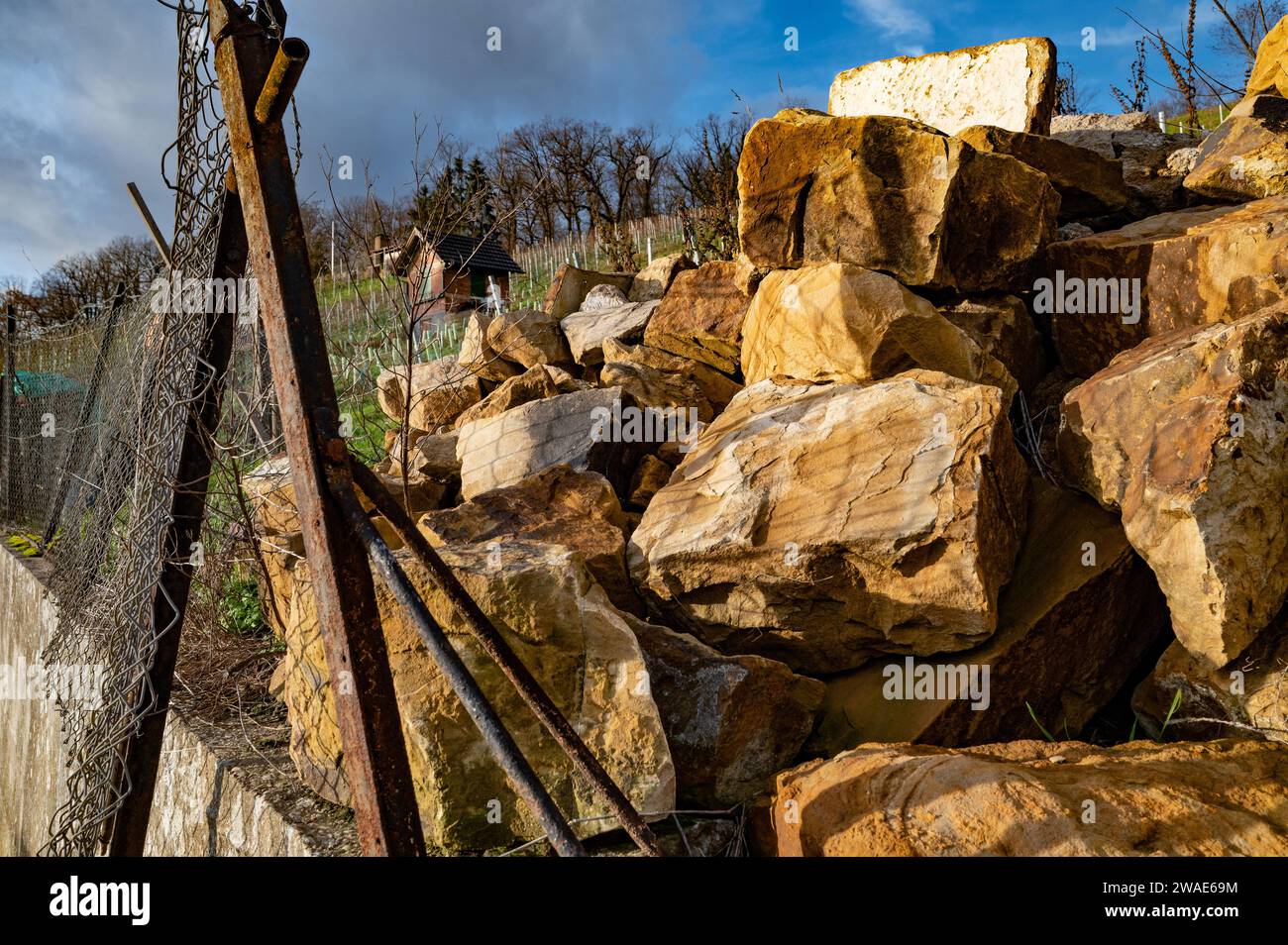 Stones behind the shed hi-res stock photography and images - Alamy