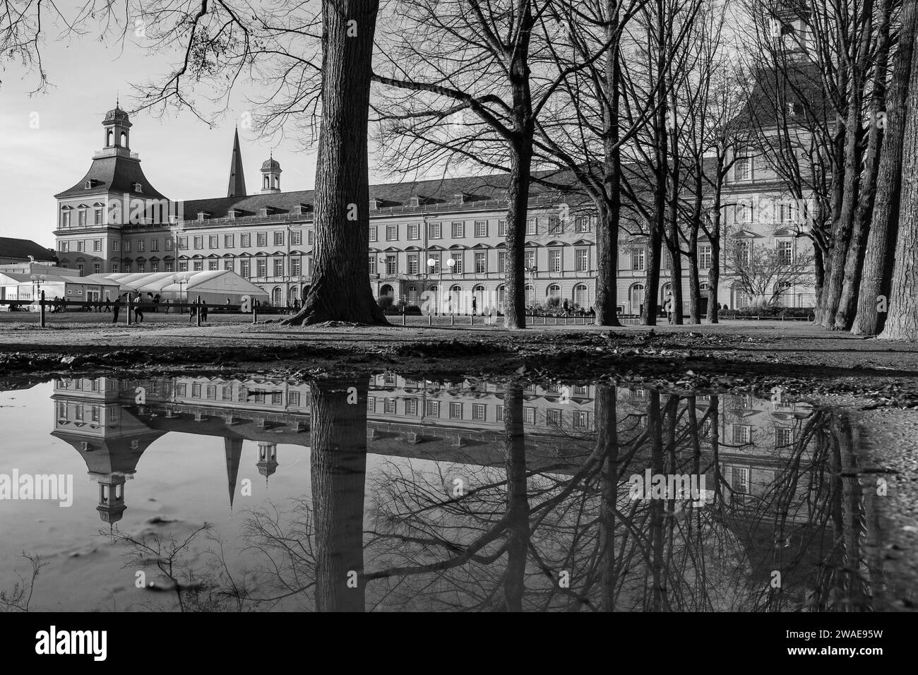Couple park view Black and White Stock Photos & Images - Alamy