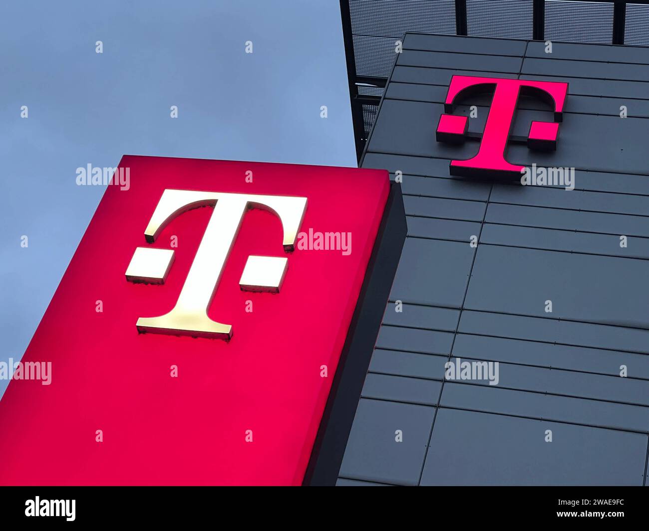 Logo Deutsche TELEKOM *** Logo Deutsche TELEKOM Copyright: xmix1x Stock ...